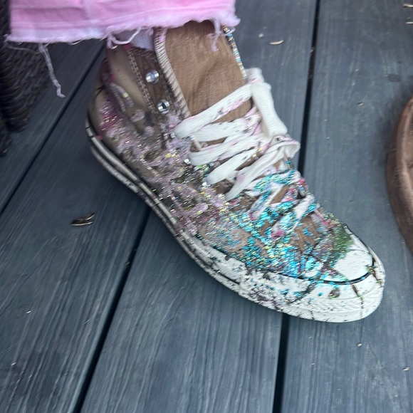 converse/costume made | Shoes | Art Costume Made Glider Paint Sneakers ...
